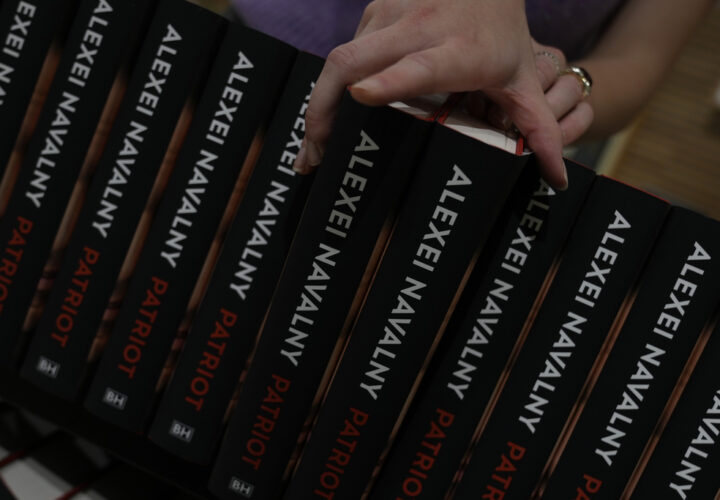 Navalny's memoir details isolation and suffering in a Russian prison ...