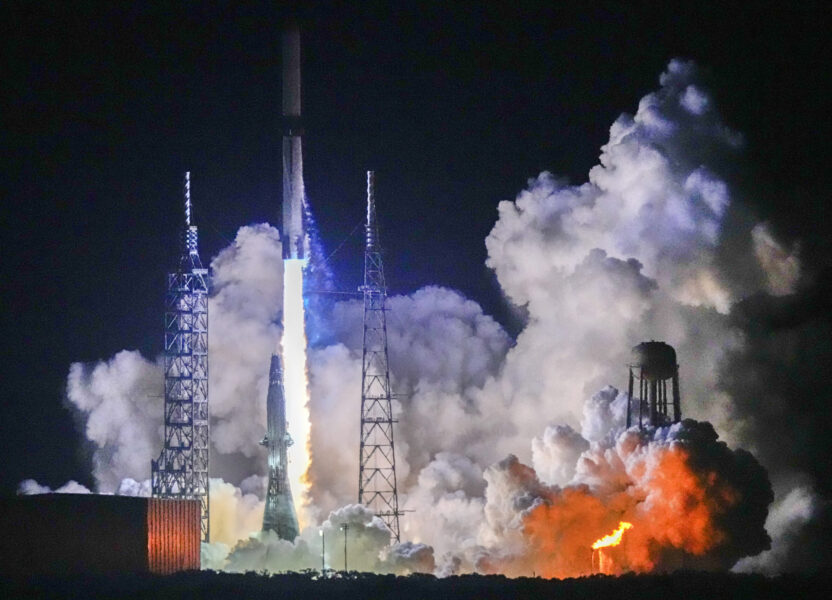 Jeff Bezos’ New Glenn rocket reaches orbit on first test flight | The ...