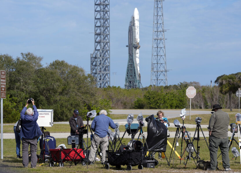 Jeff Bezos’ New Glenn rocket reaches orbit on first test flight | The ...